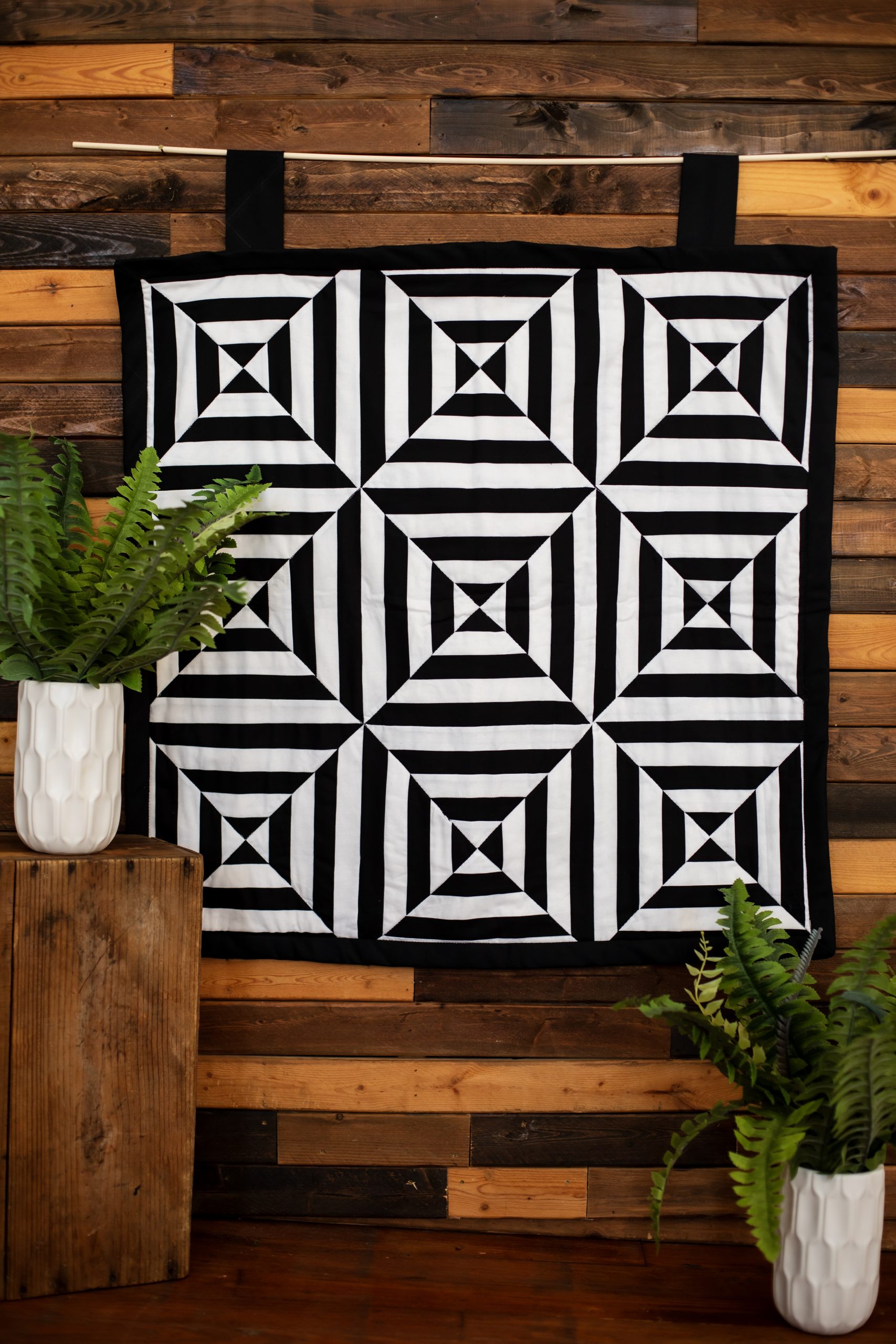 Optical Illusion Wall Hanging Pattern - We Like Quilting